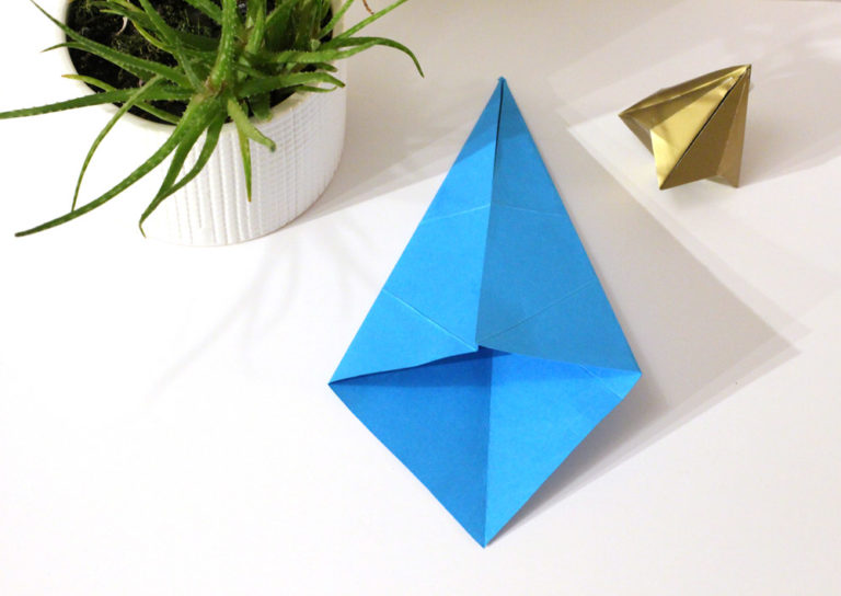How to make a folded paper bell decoration